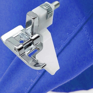 Sewing Machine Feet - Find the correct sewing foot for your machine.